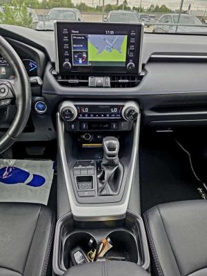 White Toyota RAV4 2020 in Siauliai, with an engine capacity of 2.50 L and mileage of 230 thousand km for 22400 €, photo 31 on AUTOMOTO.COM.LV