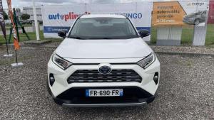 White Toyota RAV4 2020 in Marijampole, with an engine capacity of 2.49 L and mileage of 349 thousand km for 18800 €, photo 6 on AUTOMOTO.COM.LV