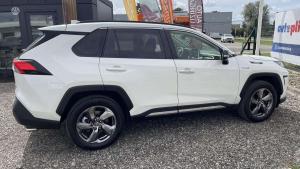 White Toyota RAV4 2020 in Marijampole, with an engine capacity of 2.49 L and mileage of 349 thousand km for 18800 €, photo 10 on AUTOMOTO.COM.LV