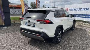 White Toyota RAV4 2020 in Marijampole, with an engine capacity of 2.49 L and mileage of 349 thousand km for 18800 €, photo 13 on AUTOMOTO.COM.LV