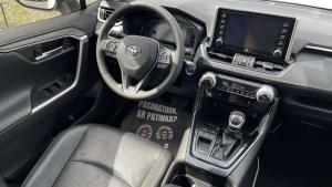 White Toyota RAV4 2020 in Marijampole, with an engine capacity of 2.49 L and mileage of 349 thousand km for 18800 €, photo 18 on AUTOMOTO.COM.LV