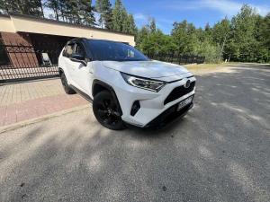 White Toyota RAV4 2020 in Ignalina, with an engine capacity of 2.49 L and mileage of 160 thousand km for 20500 €, photo 3 on AUTOMOTO.COM.LV