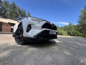 White Toyota RAV4 2020 in Ignalina, with an engine capacity of 2.49 L and mileage of 160 thousand km for 20500 €, photo 6 on AUTOMOTO.COM.LV