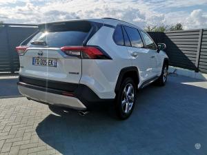 Balts Toyota RAV4 2020 Viļņa, ar dzinēja tilpumu 2.49 L un nobraukumu 180 tūkst. km par 23700 €, foto 7 vietnē AUTOMOTO.COM.LV