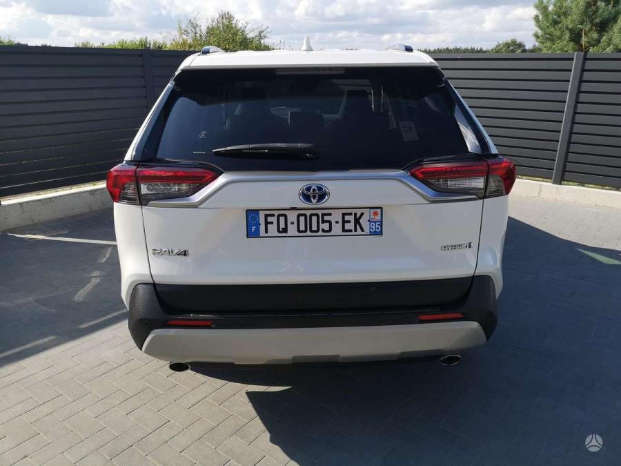 Balts Toyota RAV4 2020 Viļņa, ar dzinēja tilpumu 2.49 L un nobraukumu 180 tūkst. km par 23700 €, foto 8 vietnē AUTOMOTO.COM.LV
