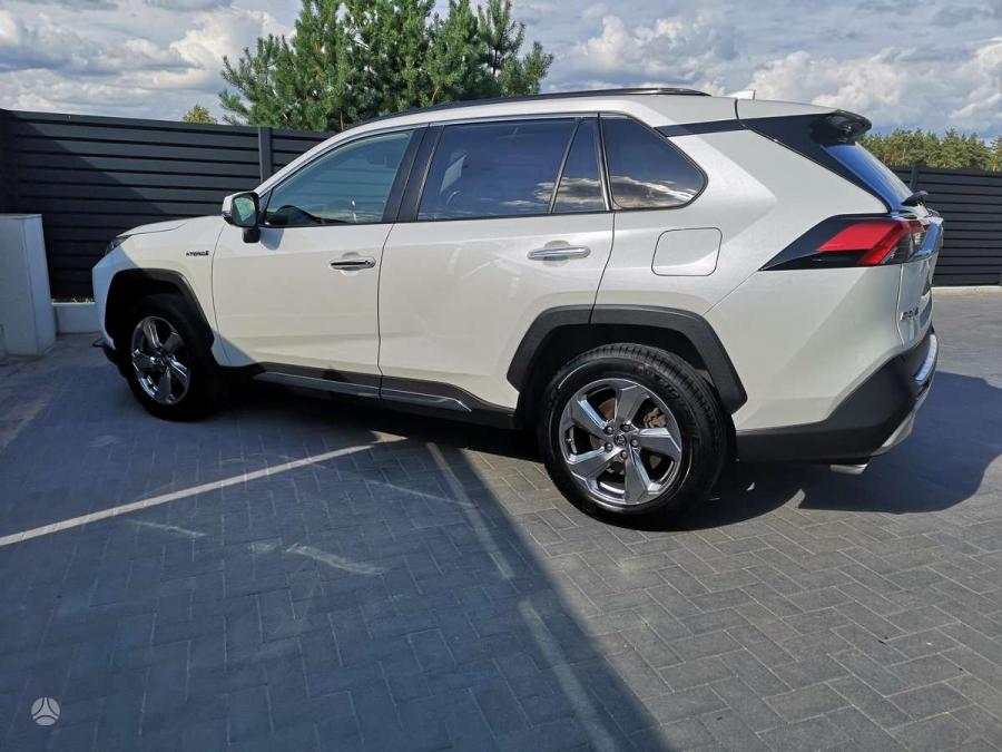 Balts Toyota RAV4 2020 Viļņa, ar dzinēja tilpumu 2.49 L un nobraukumu 180 tūkst. km par 23700 €, foto 10 vietnē AUTOMOTO.COM.LV