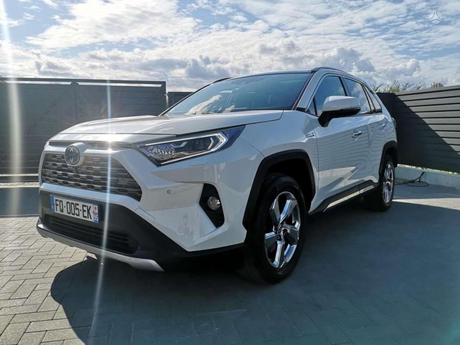 Balts Toyota RAV4 2020 Viļņa, ar dzinēja tilpumu 2.49 L un nobraukumu 180 tūkst. km par 23700 €, foto 12 vietnē AUTOMOTO.COM.LV