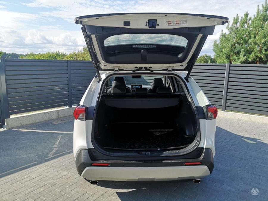 Balts Toyota RAV4 2020 Viļņa, ar dzinēja tilpumu 2.49 L un nobraukumu 180 tūkst. km par 23700 €, foto 14 vietnē AUTOMOTO.COM.LV