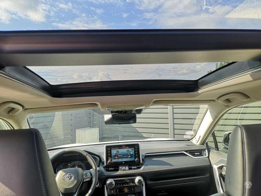 Balts Toyota RAV4 2020 Viļņa, ar dzinēja tilpumu 2.49 L un nobraukumu 180 tūkst. km par 23700 €, foto 16 vietnē AUTOMOTO.COM.LV