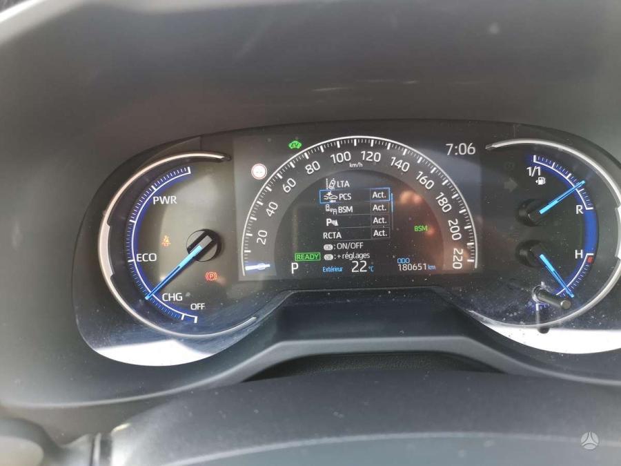 Balts Toyota RAV4 2020 Viļņa, ar dzinēja tilpumu 2.49 L un nobraukumu 180 tūkst. km par 23700 €, foto 22 vietnē AUTOMOTO.COM.LV
