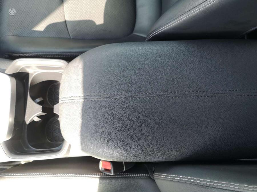 Balts Toyota RAV4 2020 Viļņa, ar dzinēja tilpumu 2.49 L un nobraukumu 180 tūkst. km par 23700 €, foto 28 vietnē AUTOMOTO.COM.LV