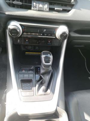 Balts Toyota RAV4 2020 Viļņa, ar dzinēja tilpumu 2.49 L un nobraukumu 180 tūkst. km par 23700 €, foto 29 vietnē AUTOMOTO.COM.LV