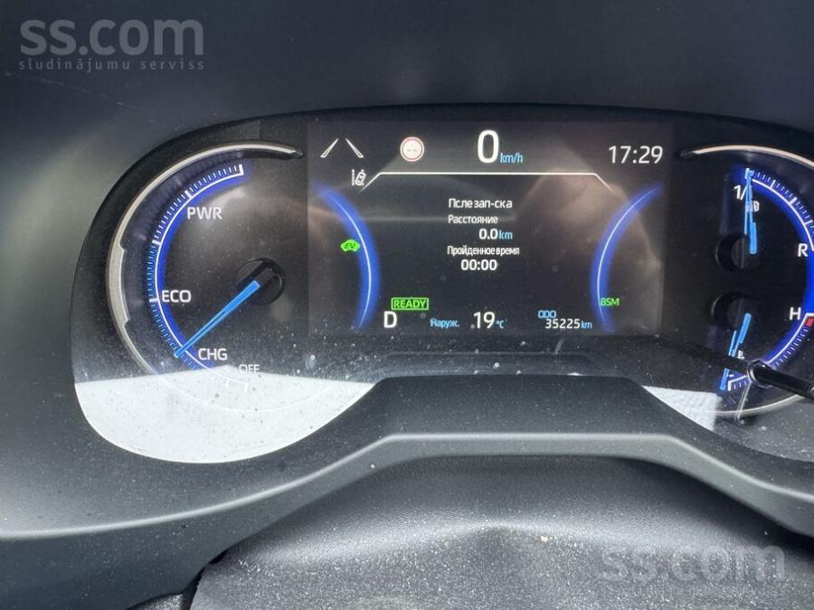 Balts Toyota RAV4 2020 Rīga, ar dzinēja tilpumu 2.50 L un nobraukumu 35 tūkst. km par 32000 €, foto 10 vietnē AUTOMOTO.COM.LV