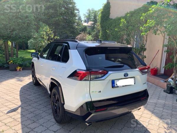 Balts Toyota RAV4 2020 Rīga, ar dzinēja tilpumu 2.50 L un nobraukumu 35 tūkst. km par 32000 €, foto 5 vietnē AUTOMOTO.COM.LV