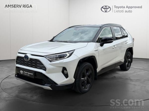 White Toyota RAV4 2020 in Riga, with an engine capacity of 2.50 L and mileage of 79 thousand km for 29900 €, photo 1 on AUTOMOTO.COM.LV