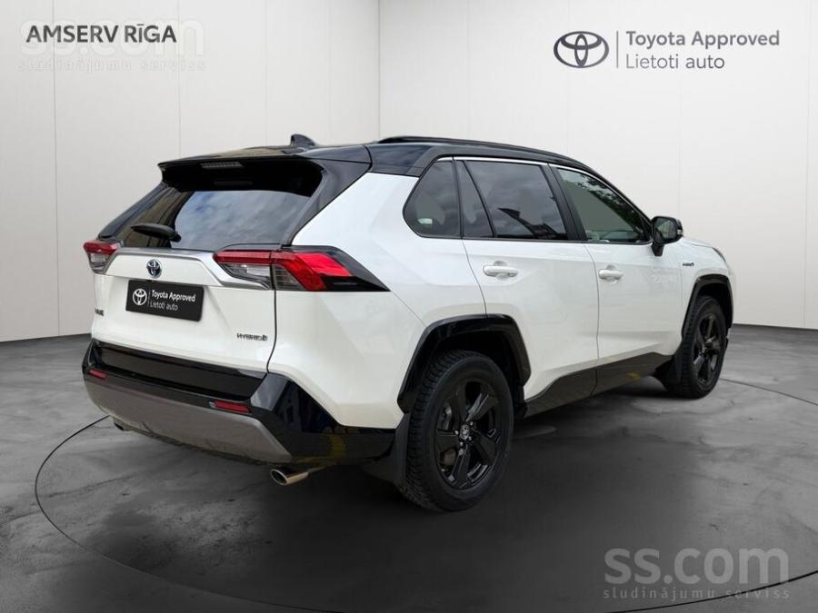 Balts Toyota RAV4 2020 Rīga, ar dzinēja tilpumu 2.50 L un nobraukumu 79 tūkst. km par 29900 €, foto 3 vietnē AUTOMOTO.COM.LV