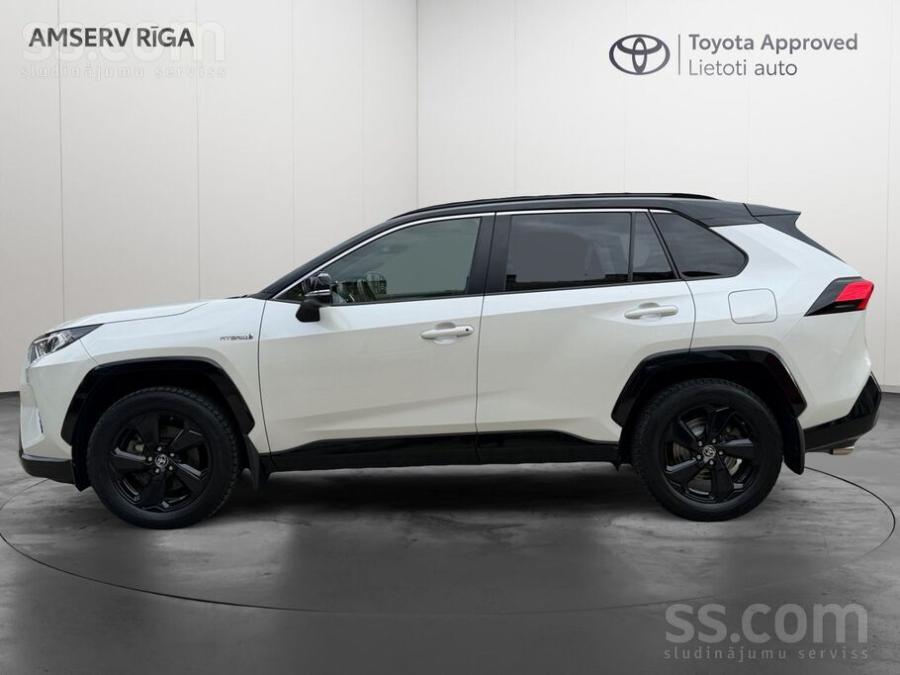 Balts Toyota RAV4 2020 Rīga, ar dzinēja tilpumu 2.50 L un nobraukumu 79 tūkst. km par 29900 €, foto 4 vietnē AUTOMOTO.COM.LV