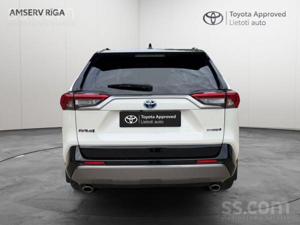 White Toyota RAV4 2020 in Riga, with an engine capacity of 2.50 L and mileage of 79 thousand km for 29900 €, photo 5 on AUTOMOTO.COM.LV