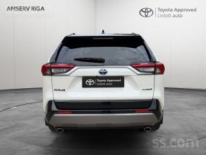 Balts Toyota RAV4 2020 Rīga, ar dzinēja tilpumu 2.50 L un nobraukumu 79 tūkst. km par 29900 €, foto 5 vietnē AUTOMOTO.COM.LV