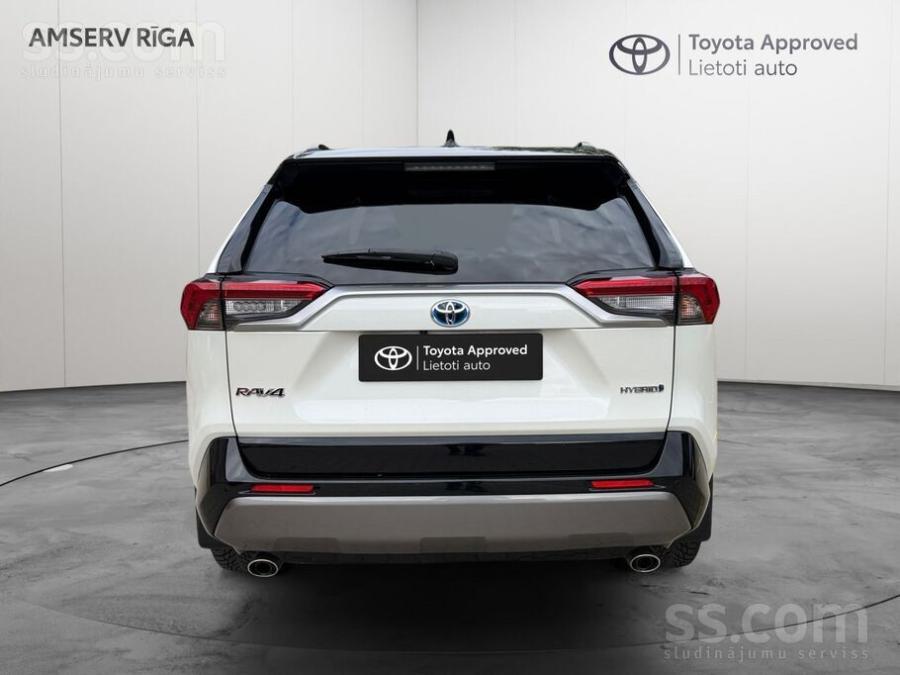 Balts Toyota RAV4 2020 Rīga, ar dzinēja tilpumu 2.50 L un nobraukumu 79 tūkst. km par 29900 €, foto 5 vietnē AUTOMOTO.COM.LV