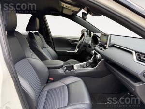 Balts Toyota RAV4 2020 Rīga, ar dzinēja tilpumu 2.50 L un nobraukumu 79 tūkst. km par 29900 €, foto 7 vietnē AUTOMOTO.COM.LV