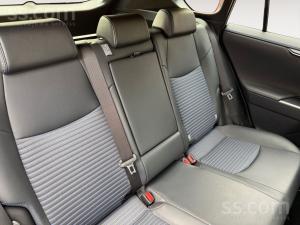 Balts Toyota RAV4 2020 Rīga, ar dzinēja tilpumu 2.50 L un nobraukumu 79 tūkst. km par 29900 €, foto 8 vietnē AUTOMOTO.COM.LV