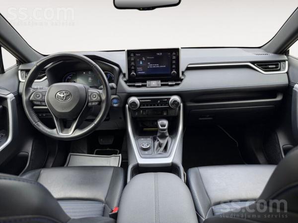 White Toyota RAV4 2020 in Riga, with an engine capacity of 2.50 L and mileage of 79 thousand km for 29900 €, photo 9 on AUTOMOTO.COM.LV