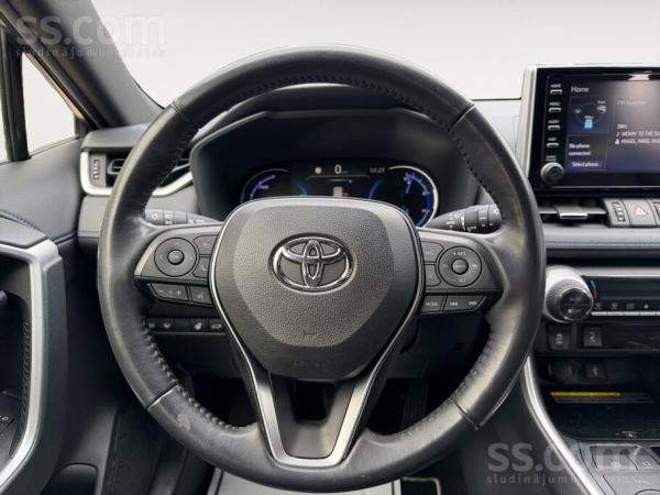 White Toyota RAV4 2020 in Riga, with an engine capacity of 2.50 L and mileage of 79 thousand km for 29900 €, photo 10 on AUTOMOTO.COM.LV