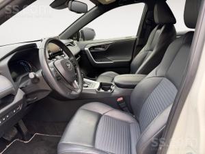 Balts Toyota RAV4 2020 Rīga, ar dzinēja tilpumu 2.50 L un nobraukumu 79 tūkst. km par 29900 €, foto 12 vietnē AUTOMOTO.COM.LV