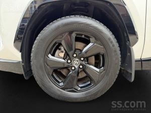 Balts Toyota RAV4 2020 Rīga, ar dzinēja tilpumu 2.50 L un nobraukumu 79 tūkst. km par 29900 €, foto 16 vietnē AUTOMOTO.COM.LV