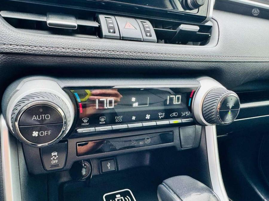 Белый Тойота РАВ 4 2020 в Каунас, объемом двигателя 2.49 л и пробегом 241 тыс. км за 22100 €, фото 14 на AUTOMOTO.COM.LV