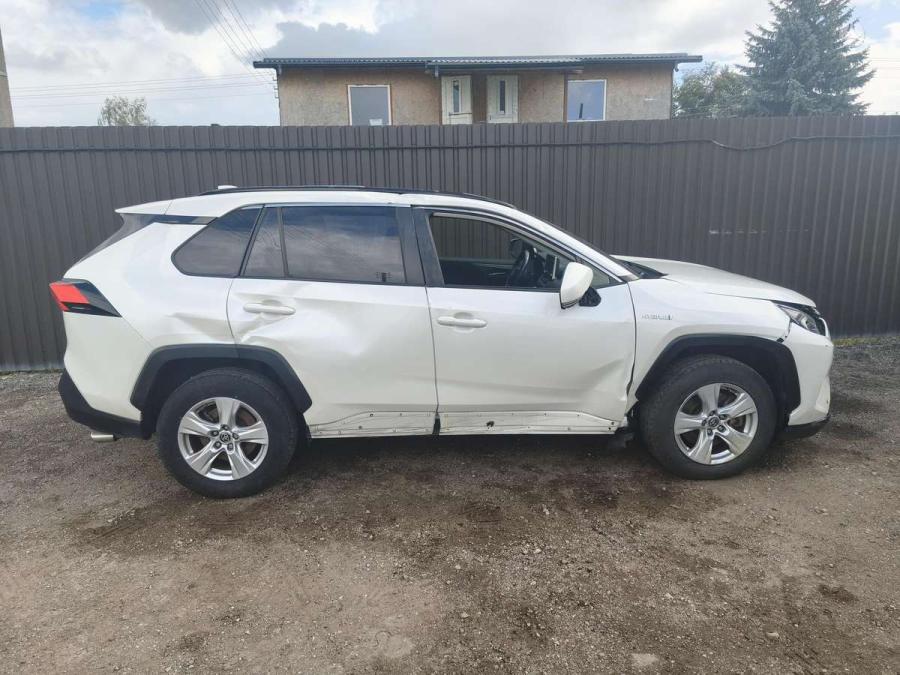 Balts Toyota RAV4 2020 Kauņa, ar dzinēja tilpumu 2.49 L un nobraukumu 90 tūkst. km par 10200 €, foto 5 vietnē AUTOMOTO.COM.LV
