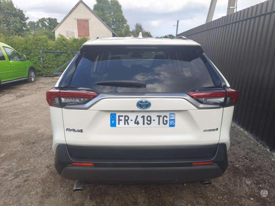 Balts Toyota RAV4 2020 Kauņa, ar dzinēja tilpumu 2.49 L un nobraukumu 90 tūkst. km par 10200 €, foto 9 vietnē AUTOMOTO.COM.LV