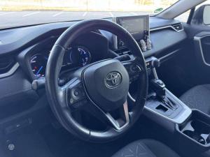 White Toyota RAV4 2020 in Vilnius, with an engine capacity of 2.49 L and mileage of 310 thousand km for 17200 €, photo  on AUTOMOTO.COM.LV