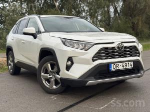 Balts Toyota RAV4 2020 Rīga, ar dzinēja tilpumu 2.00 L un nobraukumu 143 tūkst. km par 24100 €, foto  vietnē AUTOMOTO.COM.LV