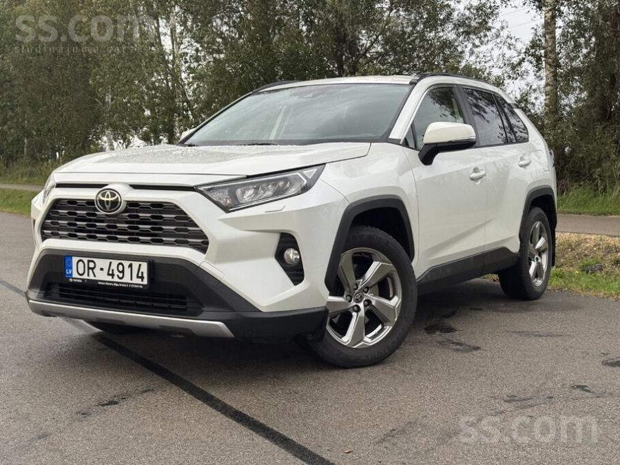 Balts Toyota RAV4 2020 Rīga, ar dzinēja tilpumu 2.00 L un nobraukumu 143 tūkst. km par 24100 €, foto 3 vietnē AUTOMOTO.COM.LV