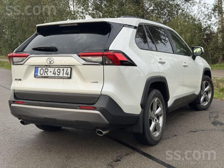 Balts Toyota RAV4 2020 Rīga, ar dzinēja tilpumu 2.00 L un nobraukumu 143 tūkst. km par 24100 €, foto 5 vietnē AUTOMOTO.COM.LV