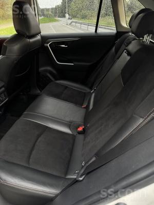 Balts Toyota RAV4 2020 Rīga, ar dzinēja tilpumu 2.00 L un nobraukumu 143 tūkst. km par 24100 €, foto 8 vietnē AUTOMOTO.COM.LV