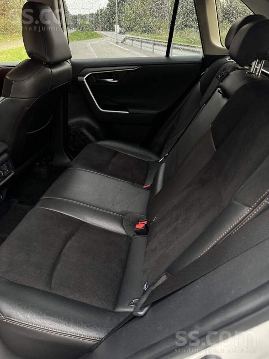Balts Toyota RAV4 2020 Rīga, ar dzinēja tilpumu 2.00 L un nobraukumu 143 tūkst. km par 24100 €, foto 8 vietnē AUTOMOTO.COM.LV