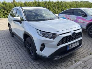Белый Тойота РАВ 4 2020 в Таллин, объемом двигателя 2.50 л и пробегом 87 тыс. км за 26900 €, фото  на AUTOMOTO.COM.LV