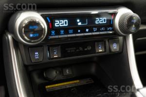 Белый Тойота РАВ 4 2020 в Рига, объемом двигателя 2.00 л и пробегом 143 тыс. км за 23600 €, фото 17 на AUTOMOTO.COM.LV
