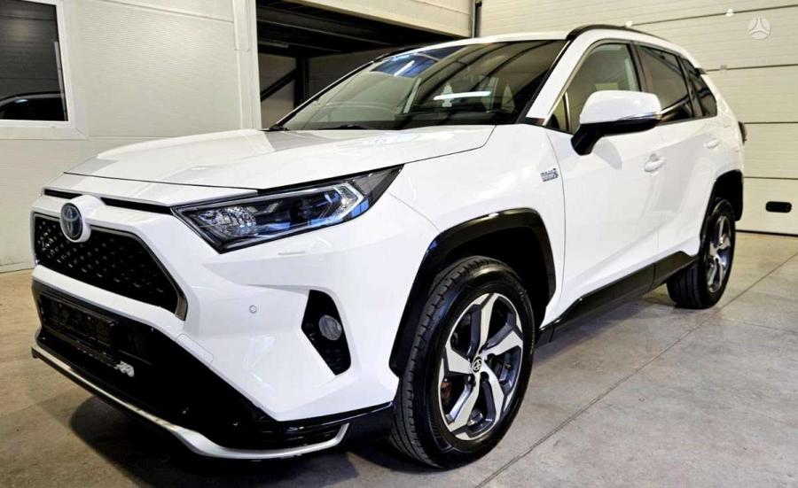Balts Toyota RAV4 2021 Marijampole, ar dzinēja tilpumu 2.49 L un nobraukumu 211 tūkst. km par 24990 €, foto 1 vietnē AUTOMOTO.COM.LV