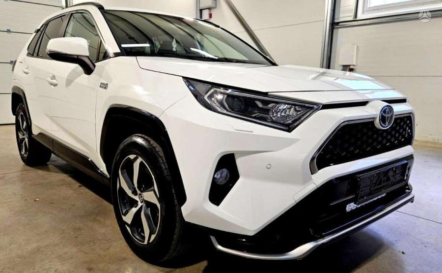Balts Toyota RAV4 2021 Marijampole, ar dzinēja tilpumu 2.49 L un nobraukumu 211 tūkst. km par 24990 €, foto 3 vietnē AUTOMOTO.COM.LV