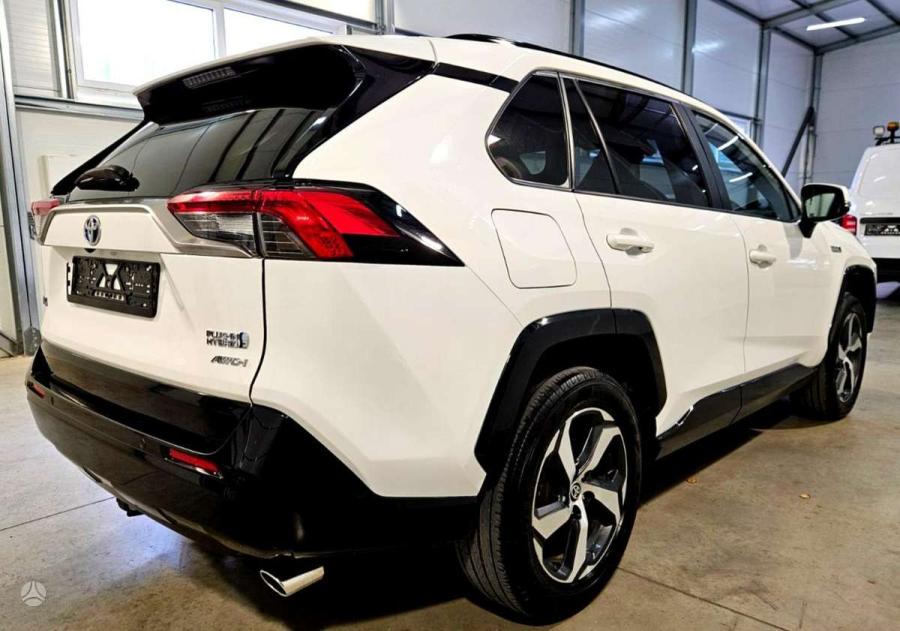 Balts Toyota RAV4 2021 Marijampole, ar dzinēja tilpumu 2.49 L un nobraukumu 211 tūkst. km par 24990 €, foto 6 vietnē AUTOMOTO.COM.LV