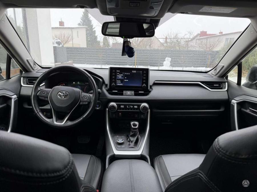 Balts Toyota RAV4 2021 Viļņa, ar dzinēja tilpumu 1.99 L un nobraukumu 75 tūkst. km par 23800 €, foto 10 vietnē AUTOMOTO.COM.LV