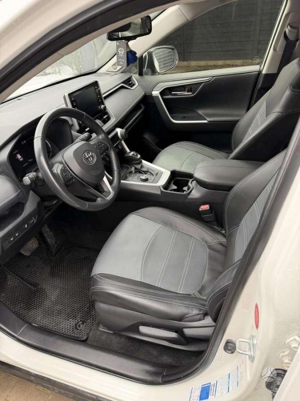 Balts Toyota RAV4 2021 Viļņa, ar dzinēja tilpumu 1.99 L un nobraukumu 75 tūkst. km par 23800 €, foto 11 vietnē AUTOMOTO.COM.LV