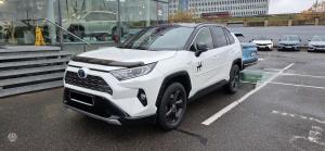 White Toyota RAV4 2021 in Vilnius, with an engine capacity of 2.49 L and mileage of 125 thousand km for 29480 €, photo 2 on AUTOMOTO.COM.LV
