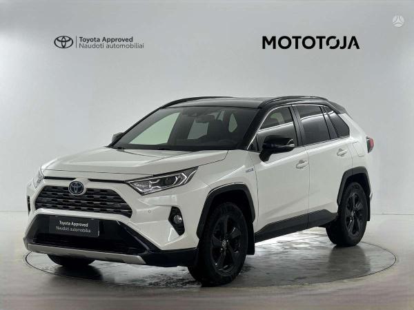 White Toyota RAV4 2021 in Vilnius, with an engine capacity of 2.49 L and mileage of 77 thousand km for 30900 €, photo 1 on AUTOMOTO.COM.LV