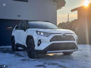 White Toyota RAV4 2021 in Kaunas, with an engine capacity of 2.50 L and mileage of 44 thousand km for 25800 €, photo  on AUTOMOTO.COM.LV