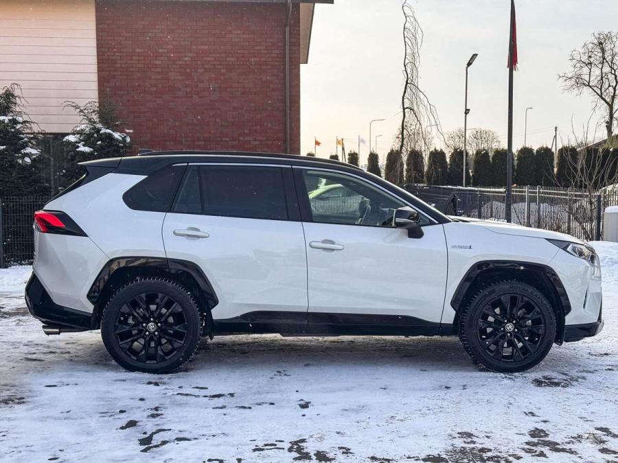 White Toyota RAV4 2021 in Kaunas, with an engine capacity of 2.50 L and mileage of 44 thousand km for 25800 €, photo 26 on AUTOMOTO.COM.LV